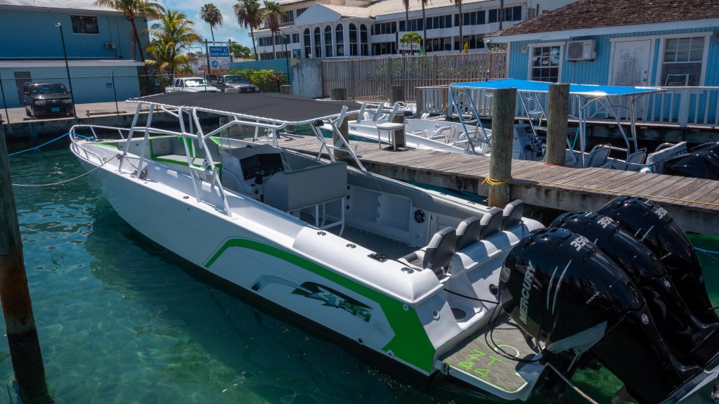 White and green boat 44ft Zero tolerance 2007 (FULL DAY) - Shore 2 ...